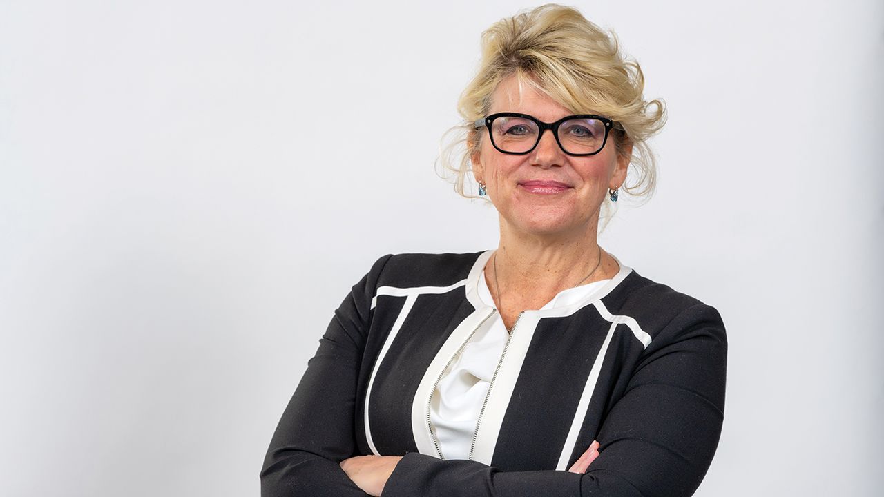 UI professor: Consider shopping for holidays now