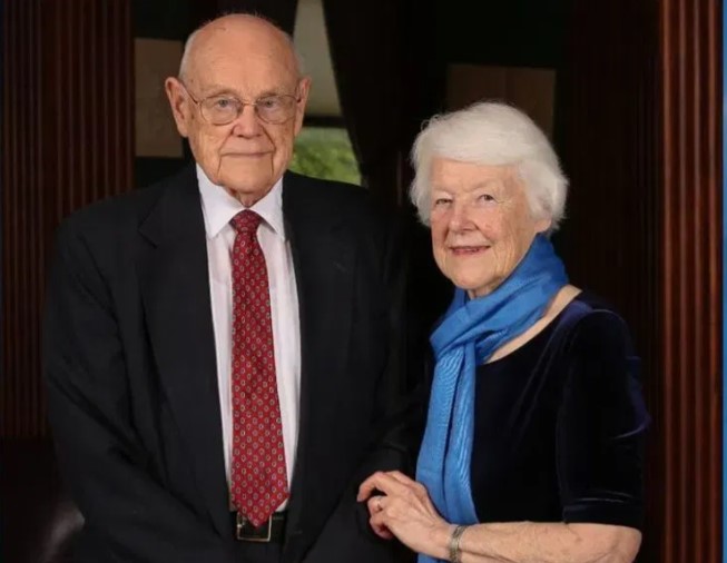 $335,000 donation to The History Center endows Oral Histories LIVE! program