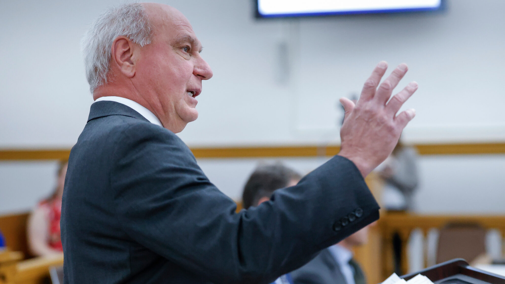 Judge hears Linn County casino license lawsuit arguments